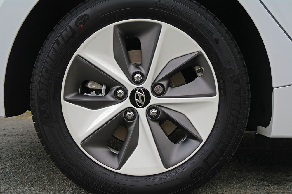 Close-up on the wheel of the Model 3! : r/teslamotors